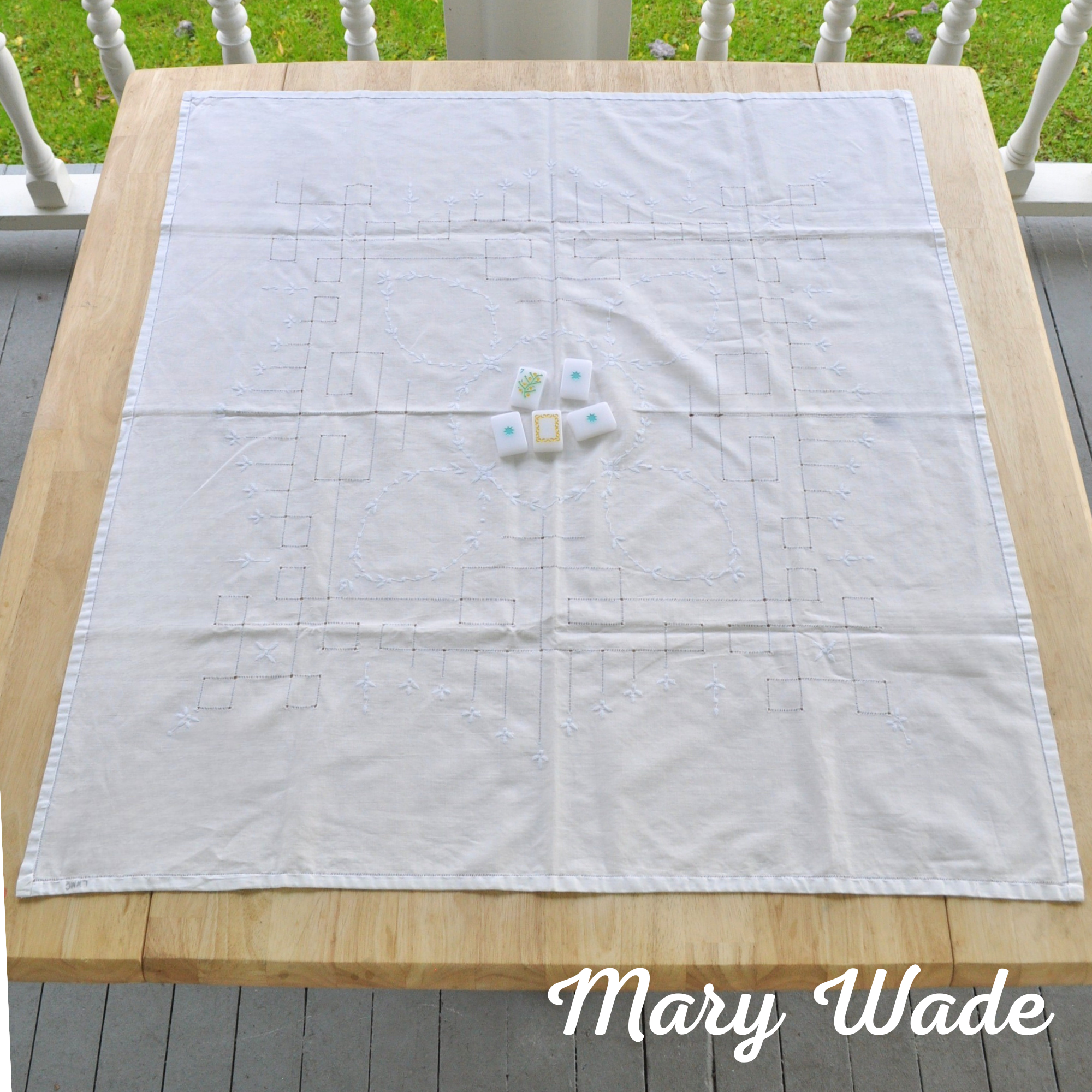 Mary Wade Table Covering – Middle and Main Mahjong